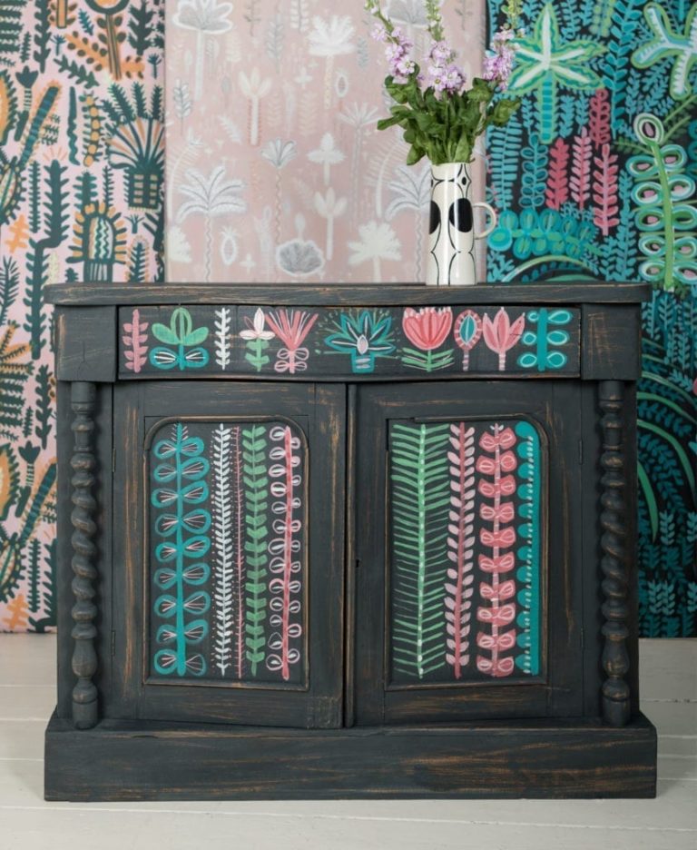 Distressed Rustic Dresser | Annie Sloan FR