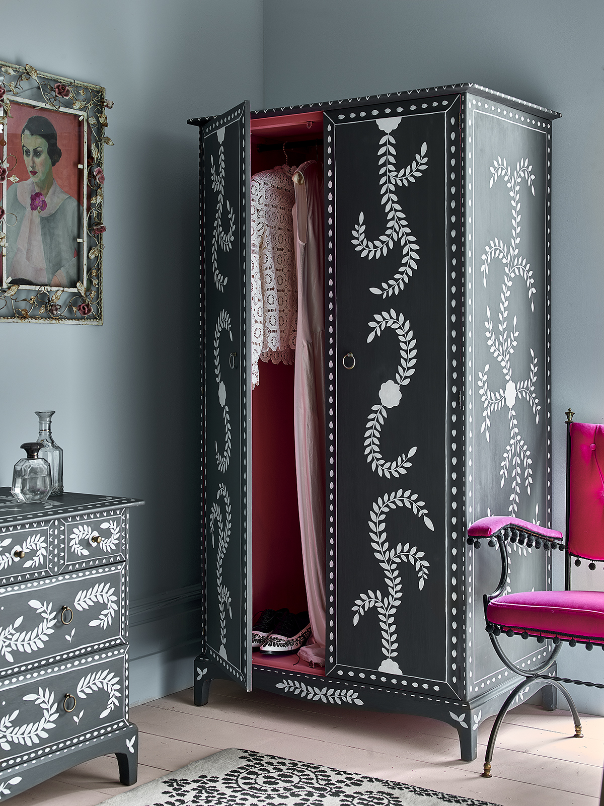 How to upcycle a wardrobe with chalk paint | Annie Sloan