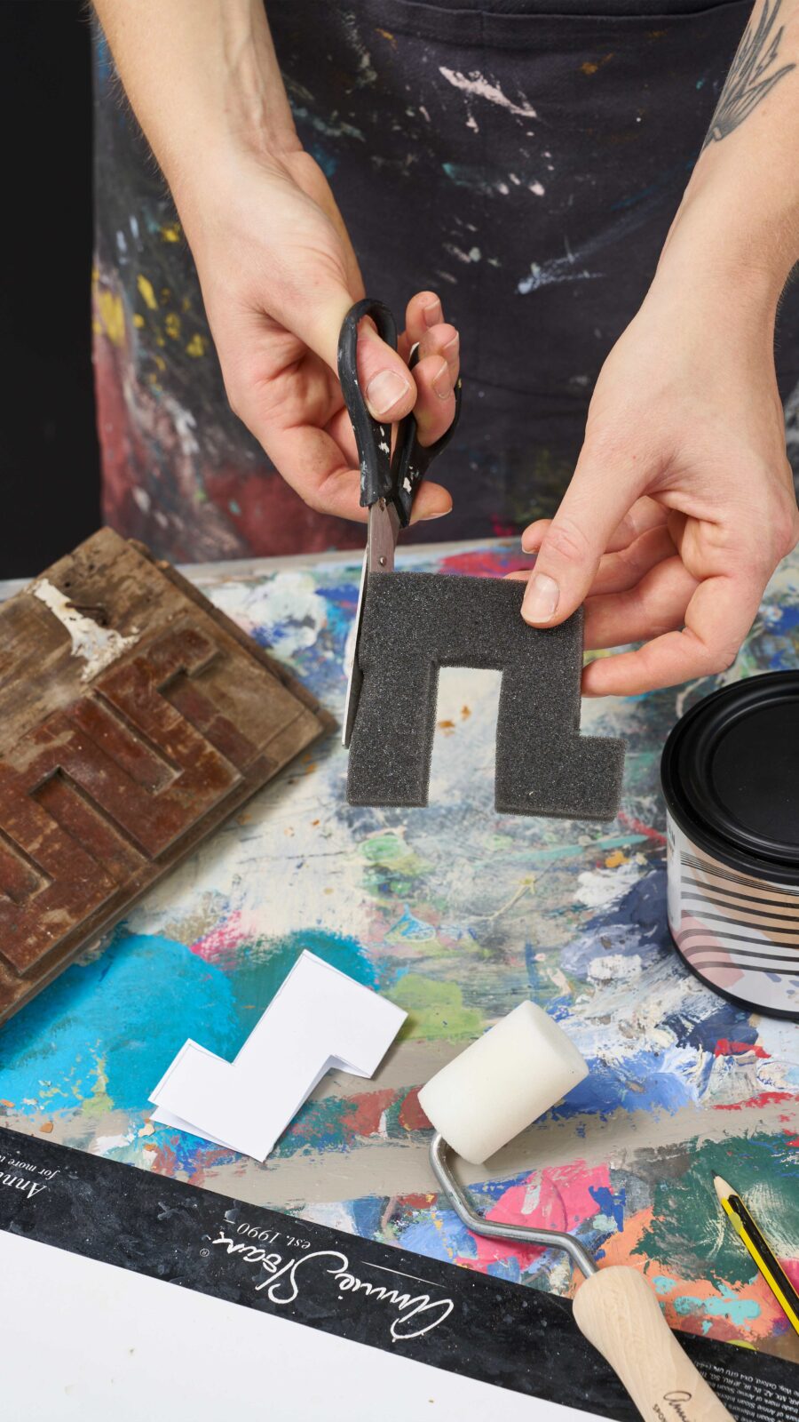 Guide to creating a Greek Key wall design | Annie Sloan