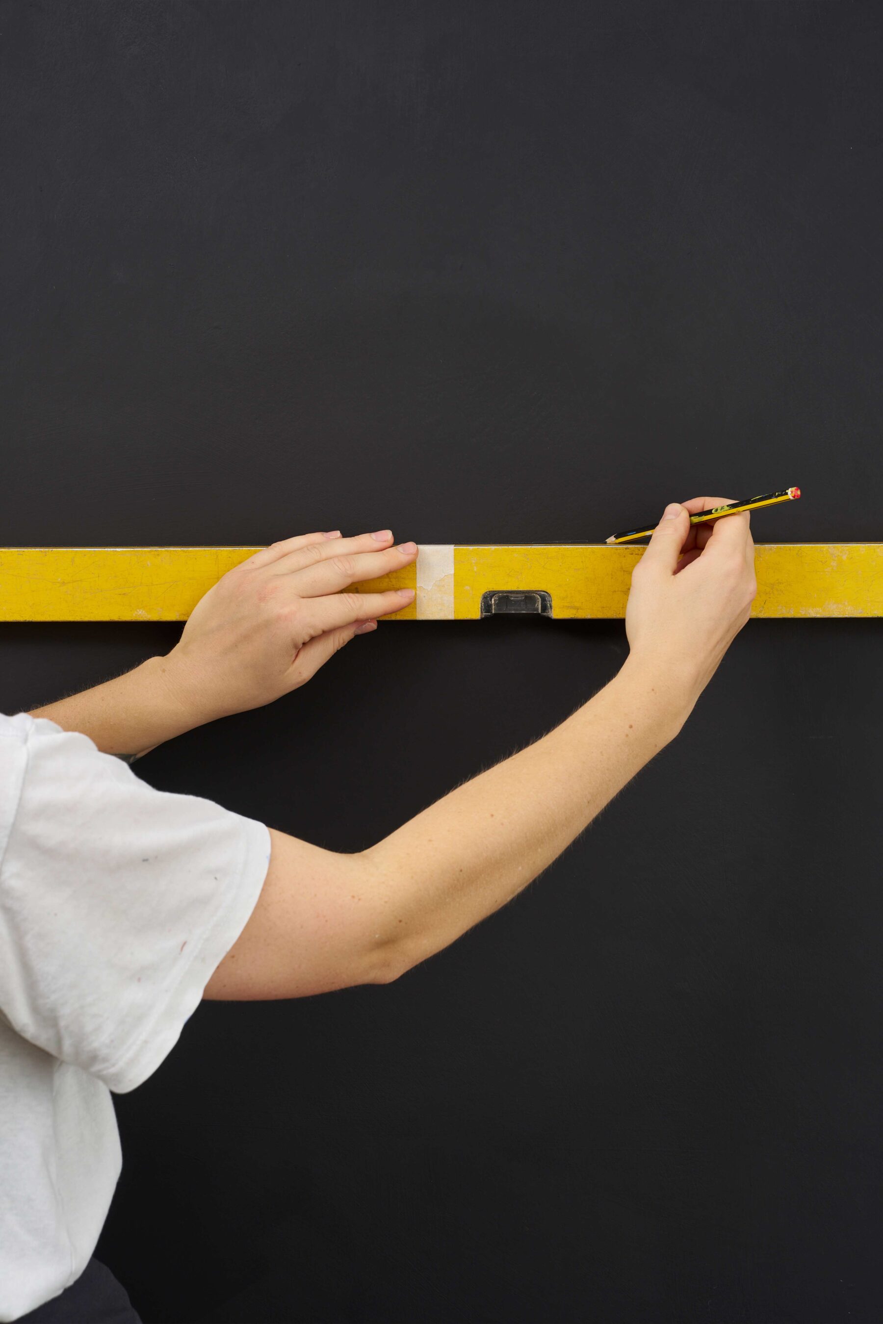 Guide to creating a Greek Key wall design | Annie Sloan