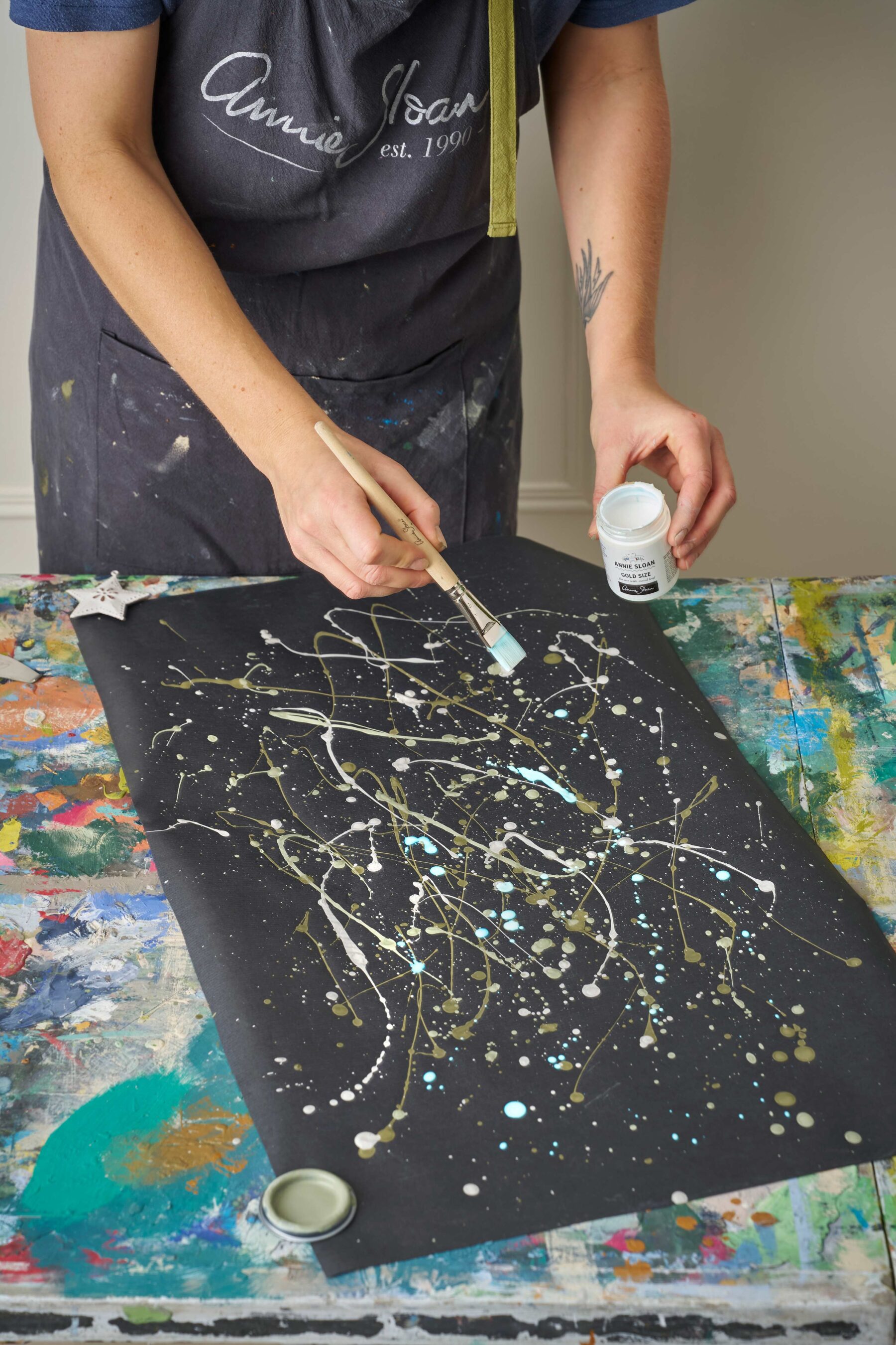 Create you own splatter Christmas wrapping paper | Annie Sloan