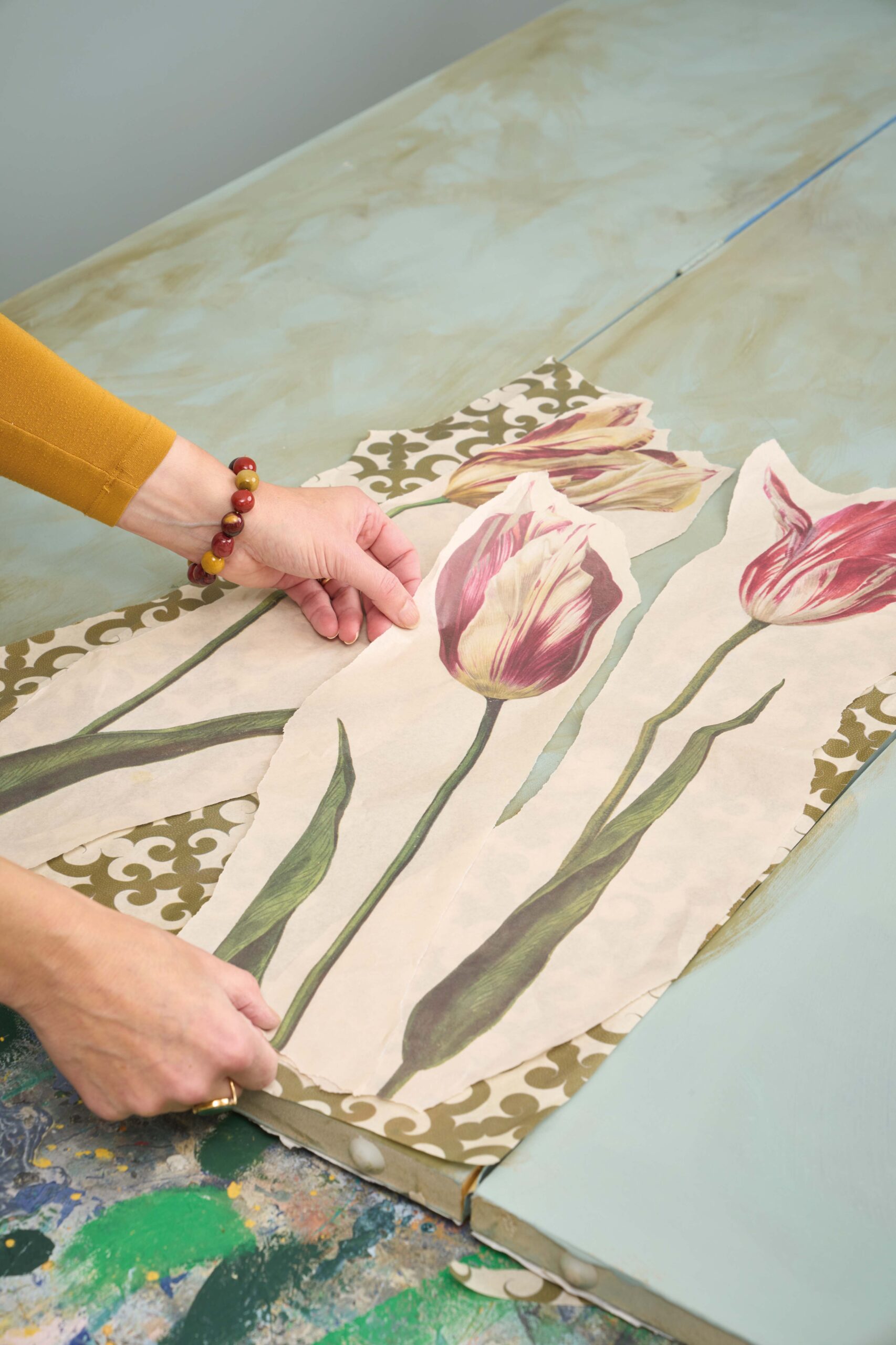 How To Create a Decoupage Screen | Annie Sloan