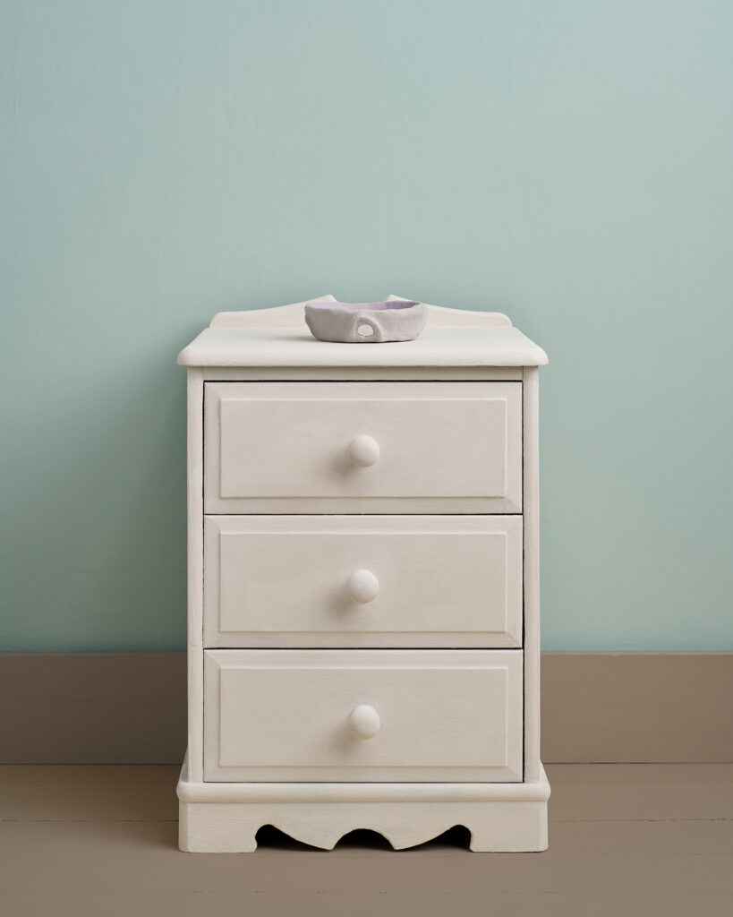 Rococo White Chalk Paint | Annie Sloan