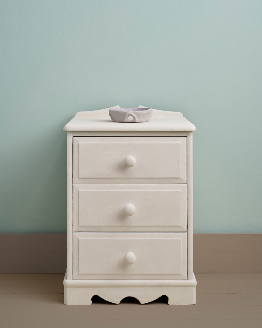 Soft White CHALK PAINT™ | Rococo White | Annie Sloan