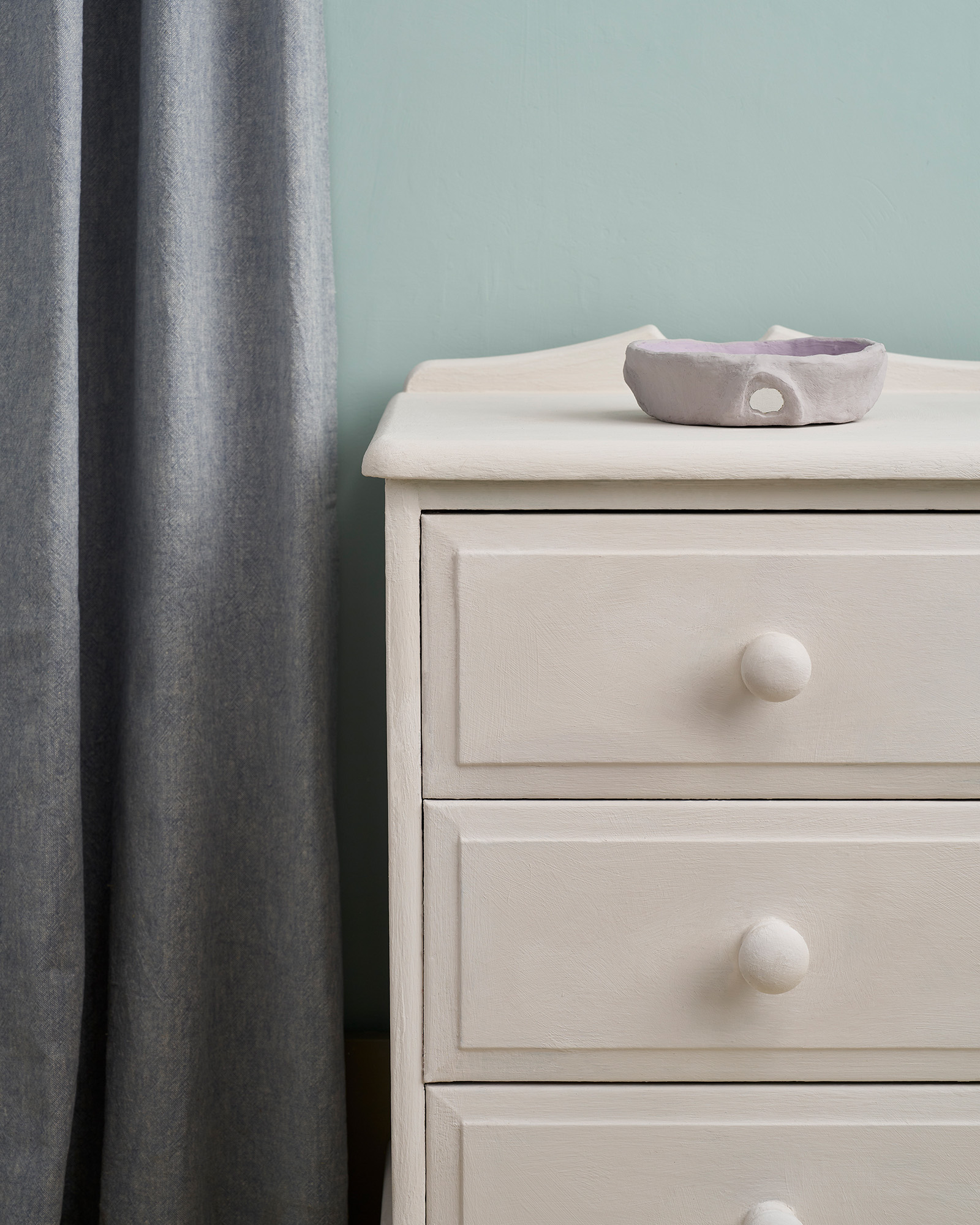 Soft White CHALK PAINT™ | Rococo White | Annie Sloan